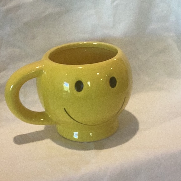 Kitchen | Smiley Face Mug | Poshmark